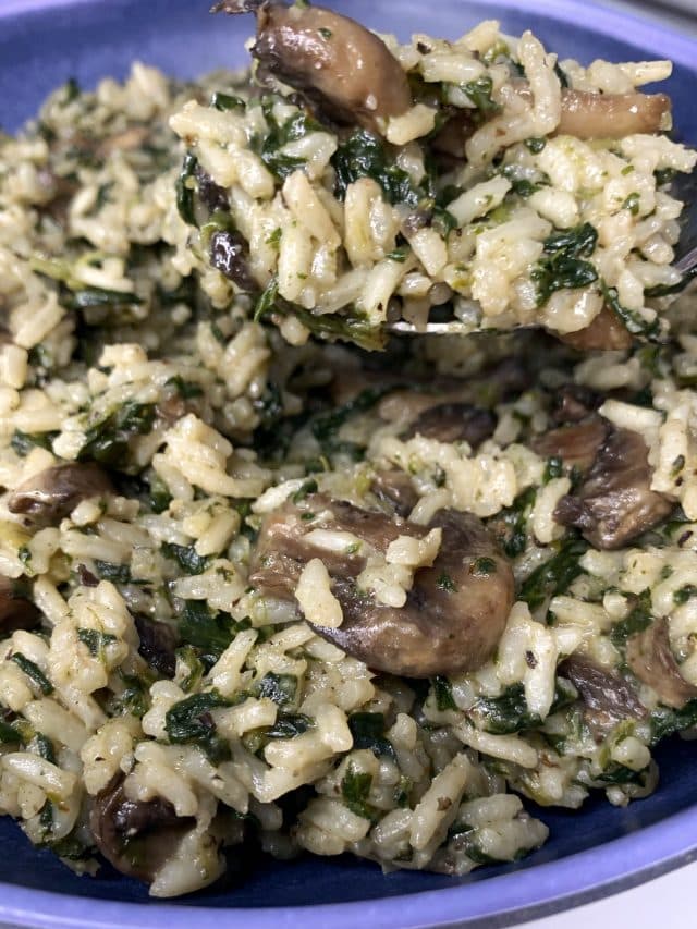 One-Pot Creamy Mushroom & Spinach Rice (Non-Dairy!) - Coined Cuisine